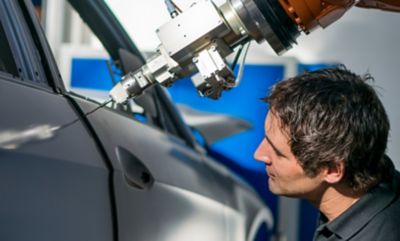 BR 3 vantagens do dosador Atlas Copco na aplicacao de adesivos - Atlas ...